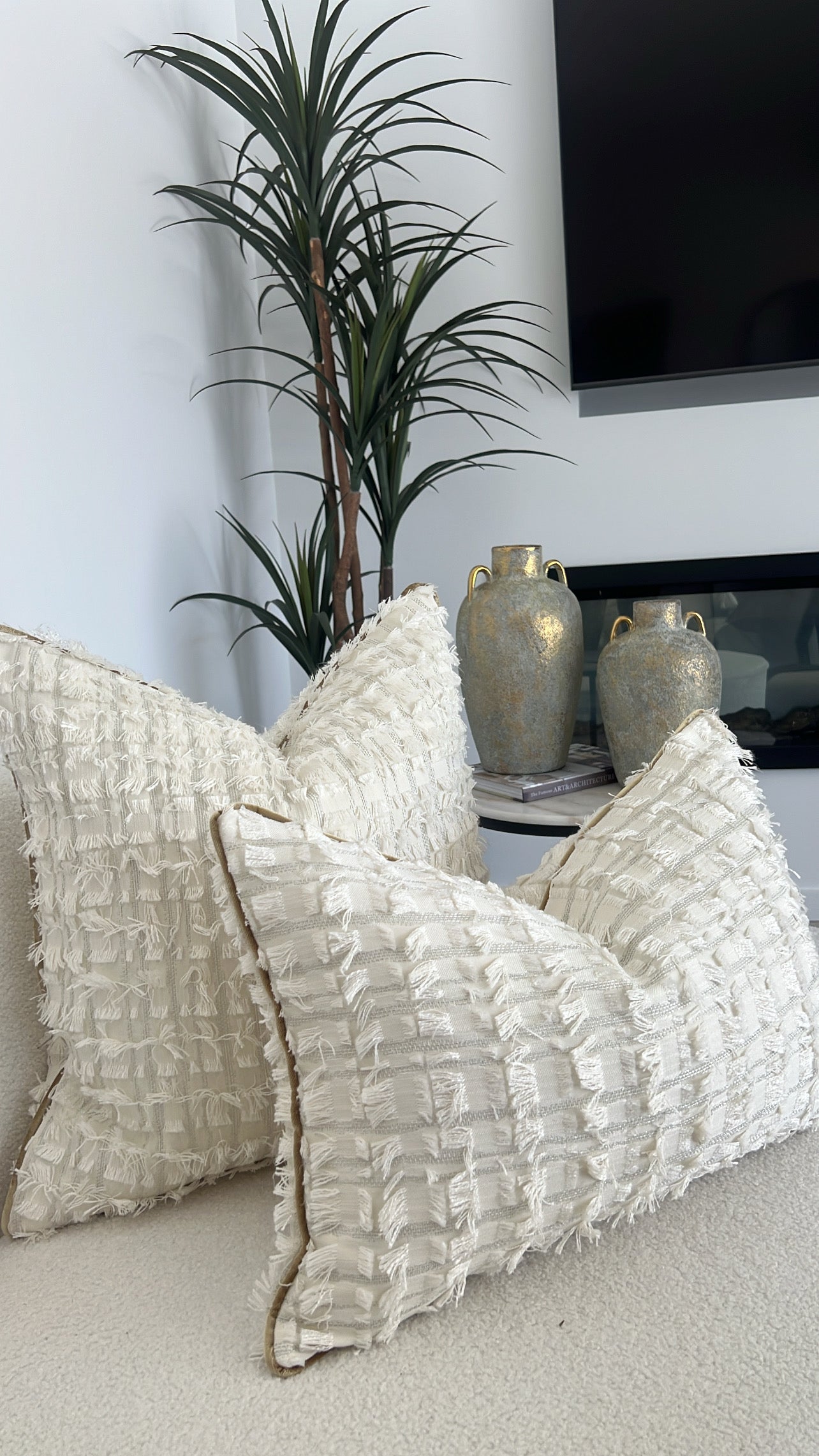 Dante ivory cushion | Luscious Homewares