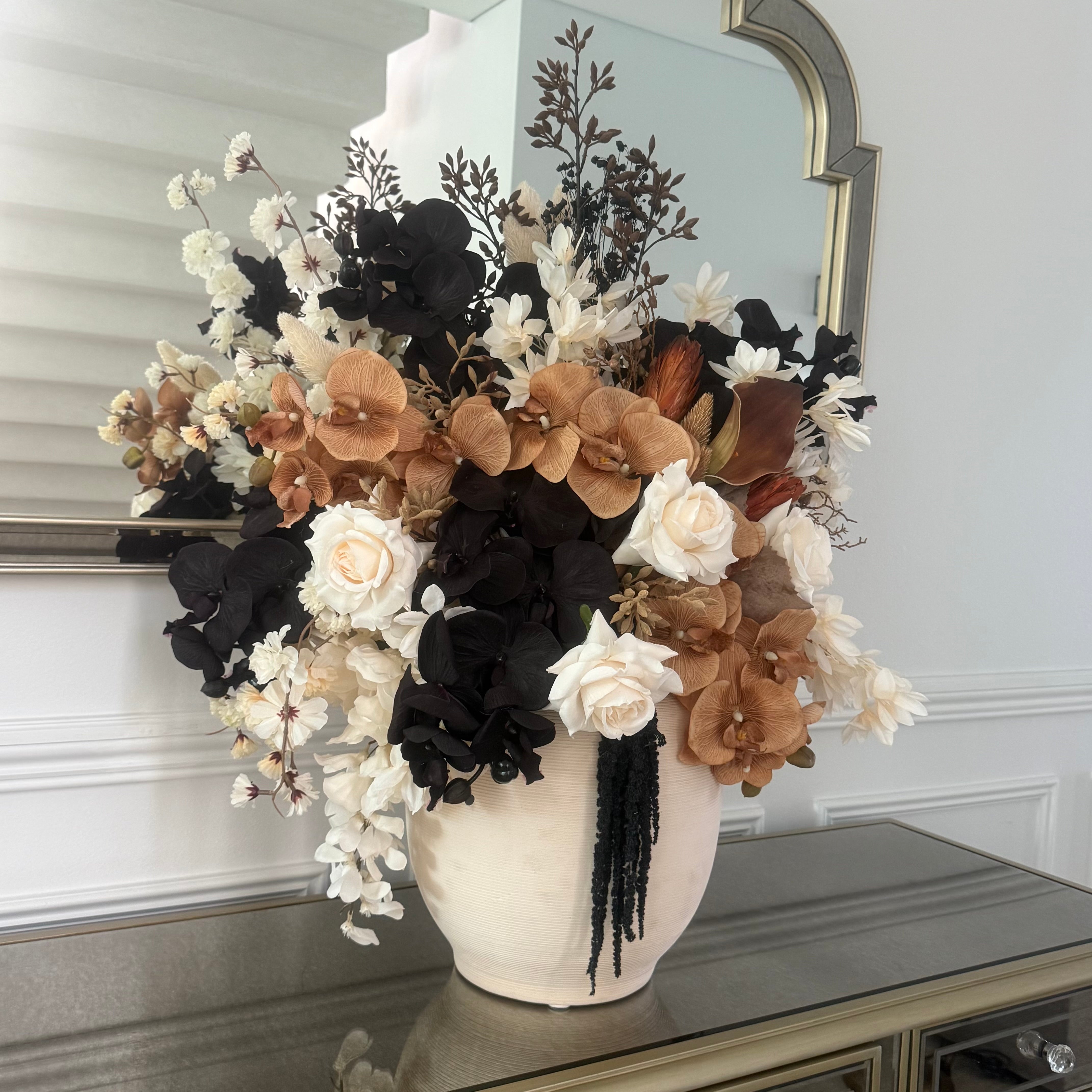Eliana blooms flower Arrangement | Luscious Homewares